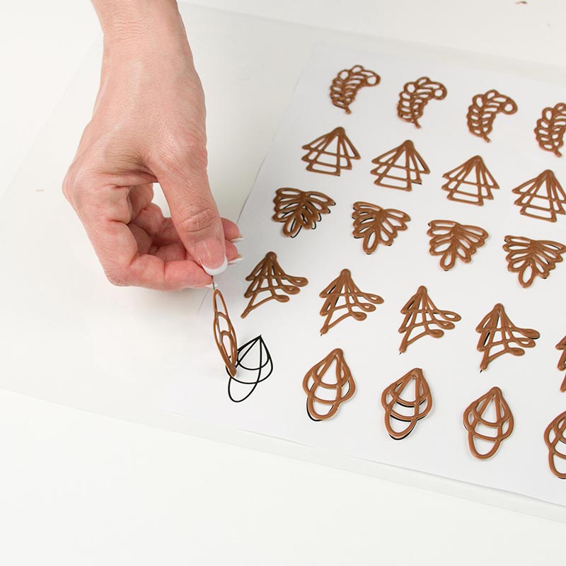 Hand Piped Filigree | Country Kitchen SweetArt